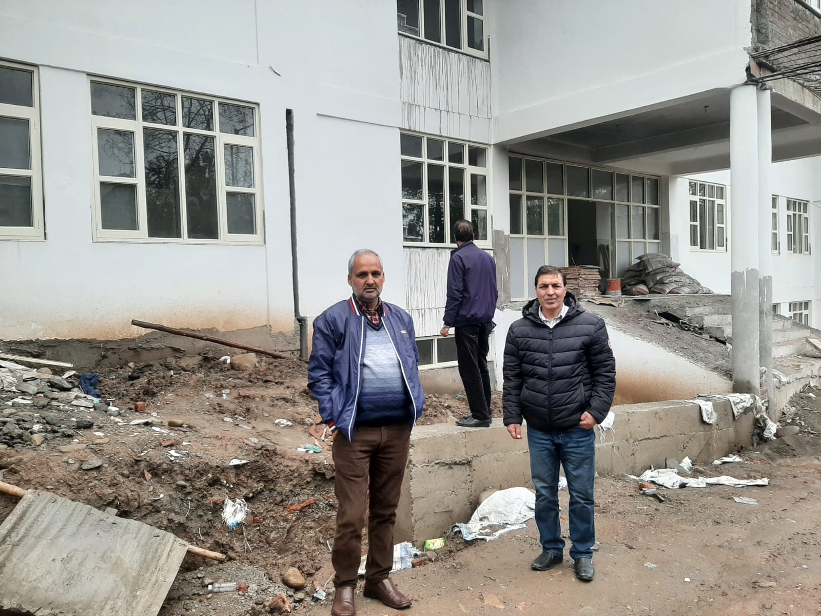 CMO Kulgam Inspects Under-Construction SDH Building and Existing ...